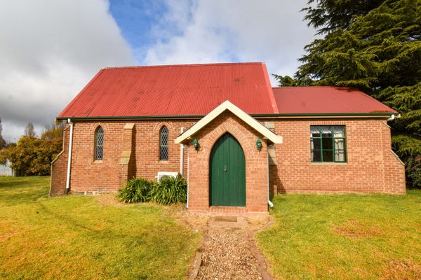 10 Seaton Street, Spring Hill NSW 2800 - House For Rent | Domain