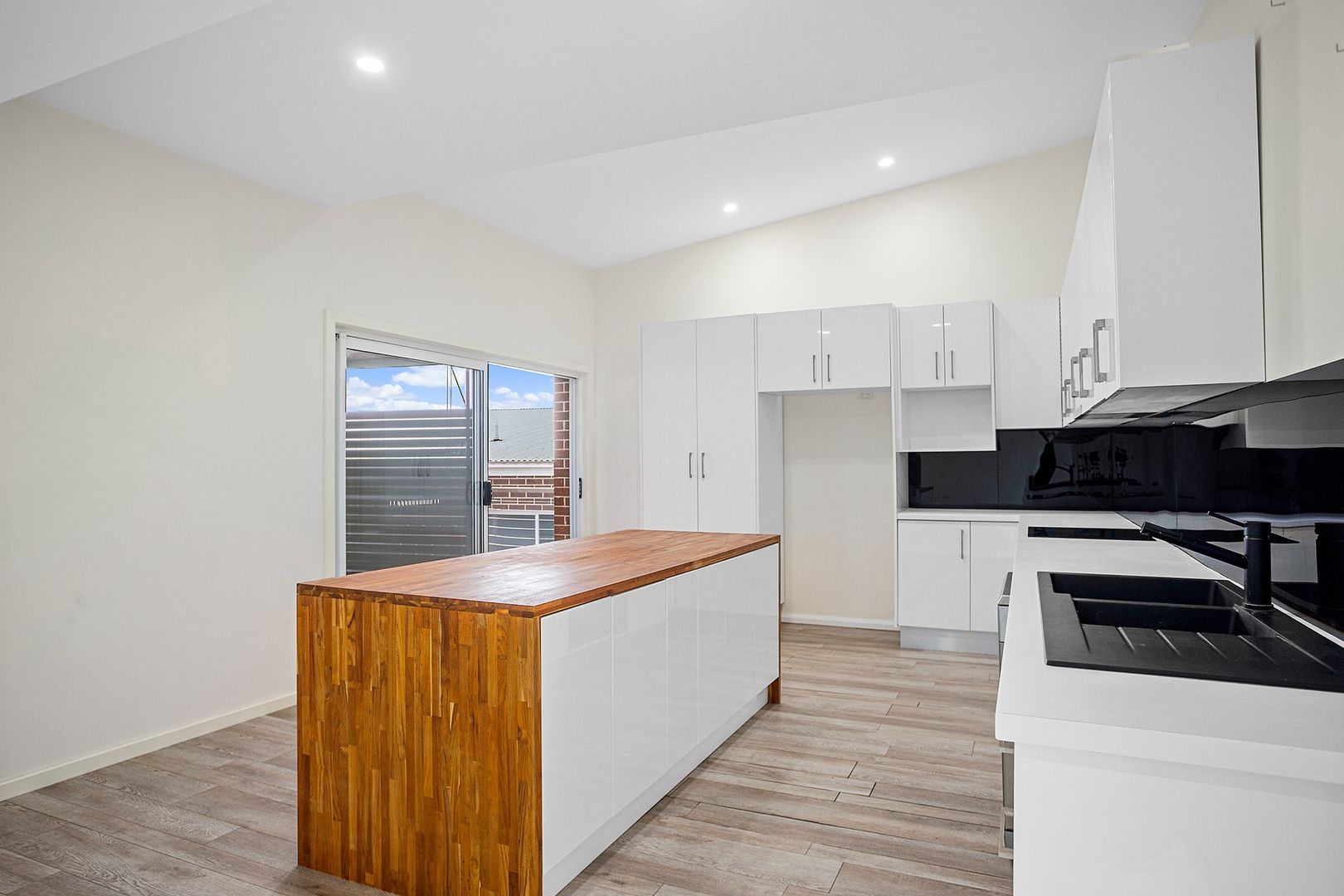 68 Elizabeth Circuit, Flinders NSW 2529 - House For Rent | Domain
