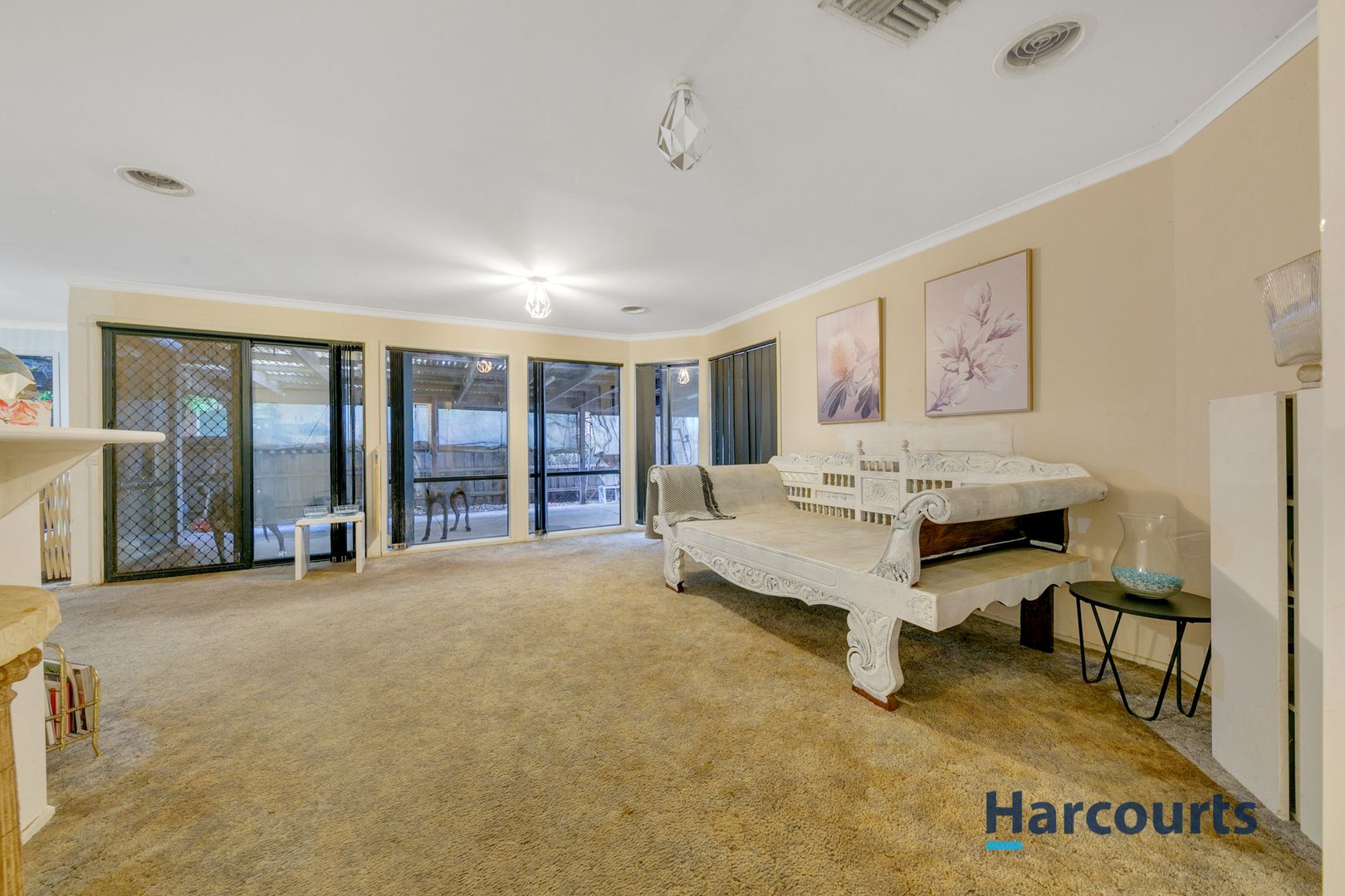 10 Denver Court, Hoppers Crossing VIC 3029 | Domain