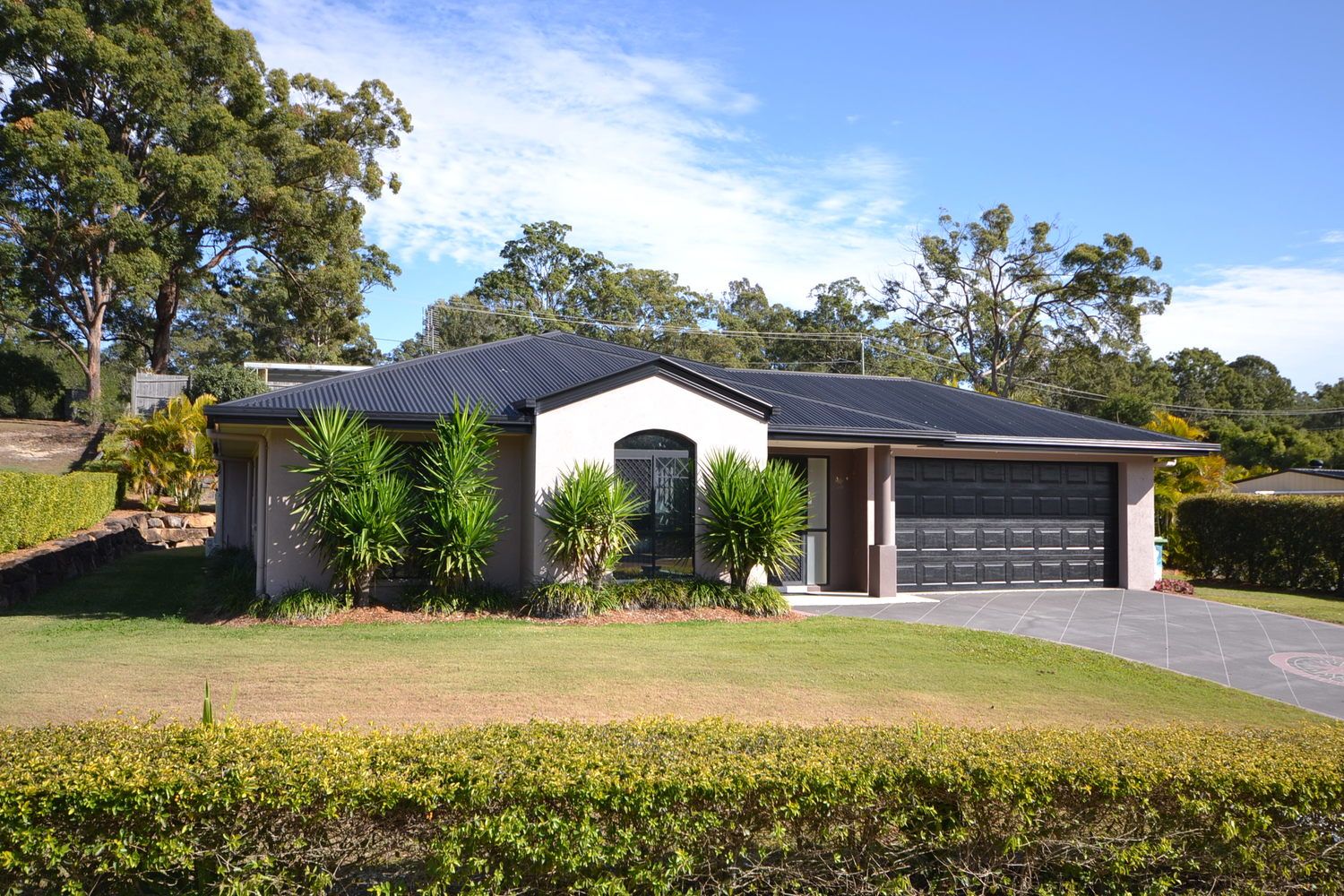 2 John Wayne Close, Maudsland | Property History & Address Research ...