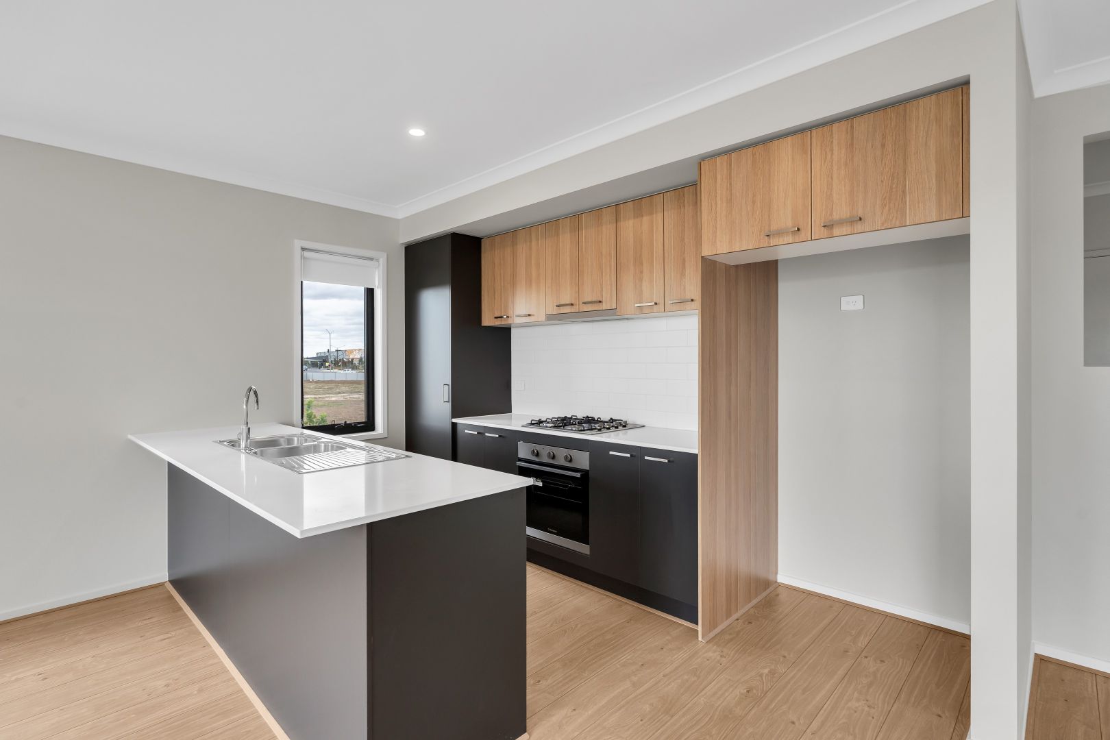 15 Windmill Road, Werribee VIC 3030 - House For Rent - $495 | Domain