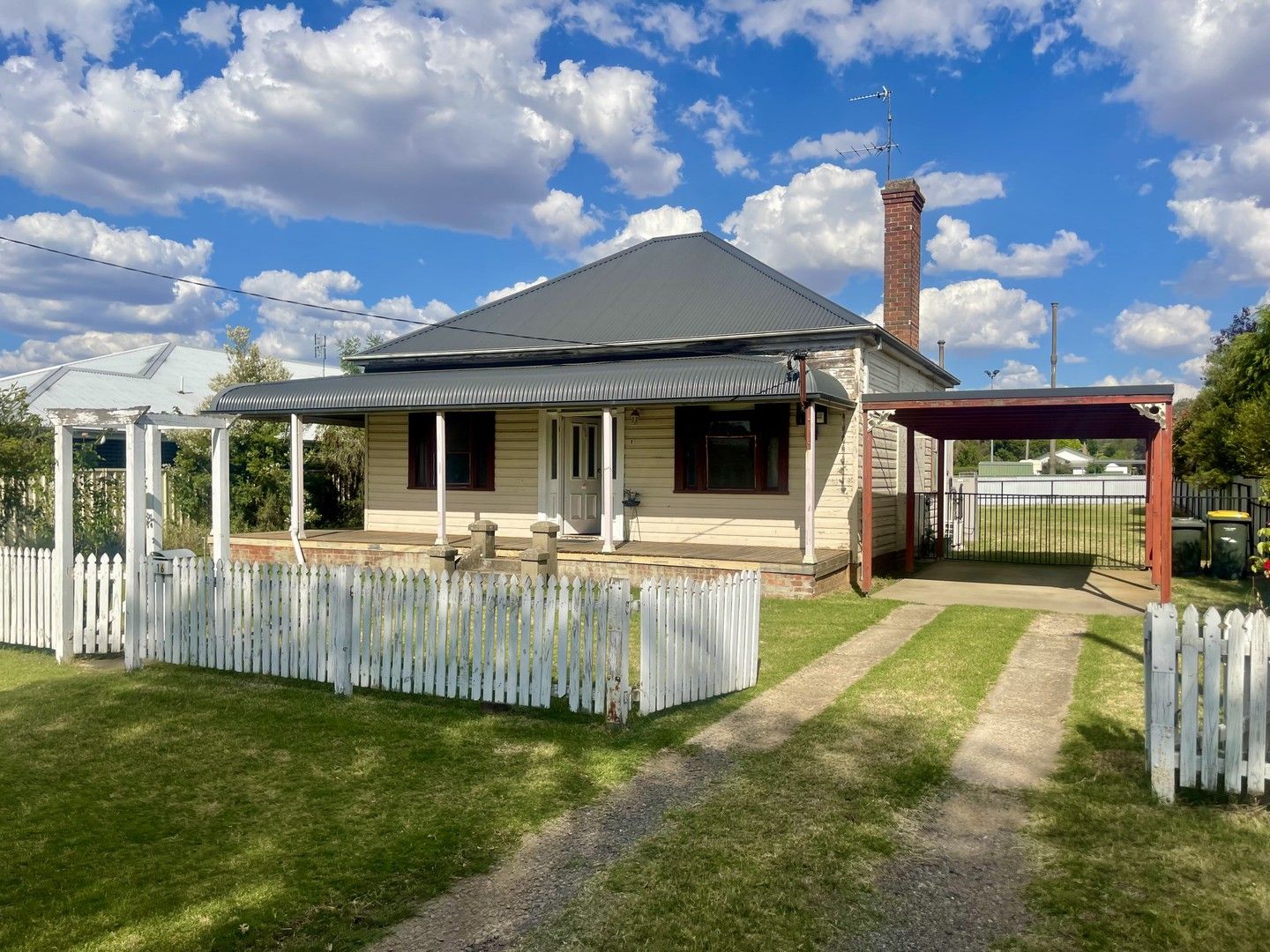 16 Murringo Street, Young NSW 2594 - House For Rent | Domain