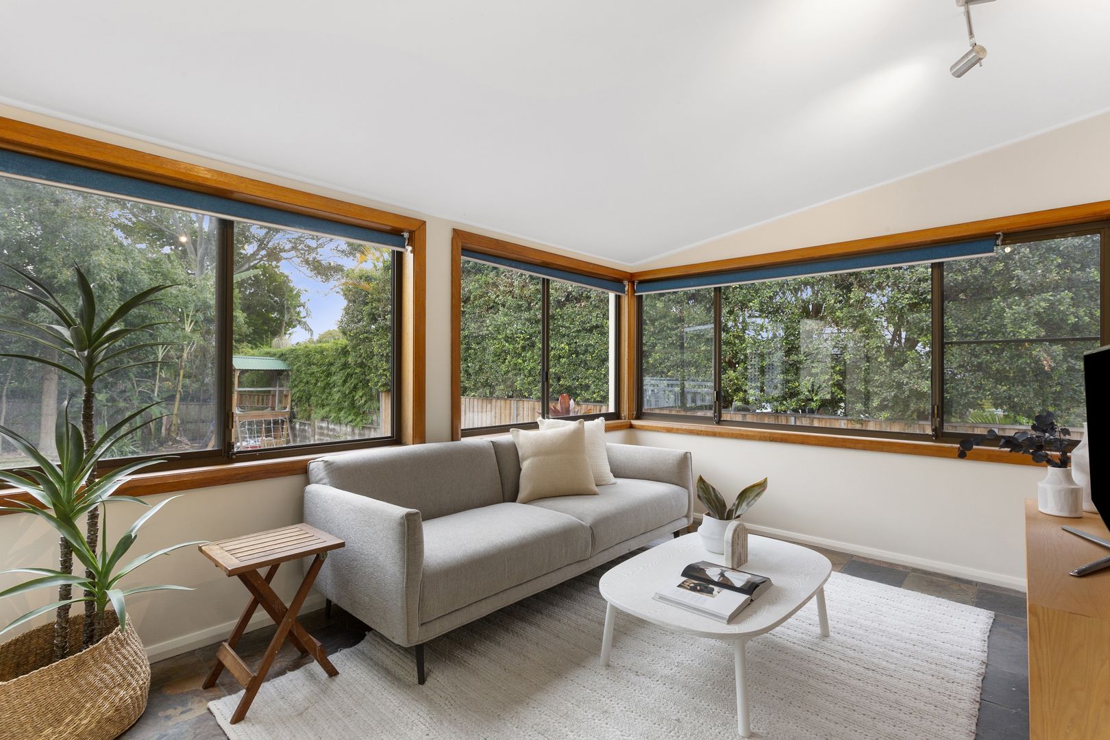 41 Wyadra Avenue, Freshwater NSW 2096 - House For Rent - $1,540 | Domain