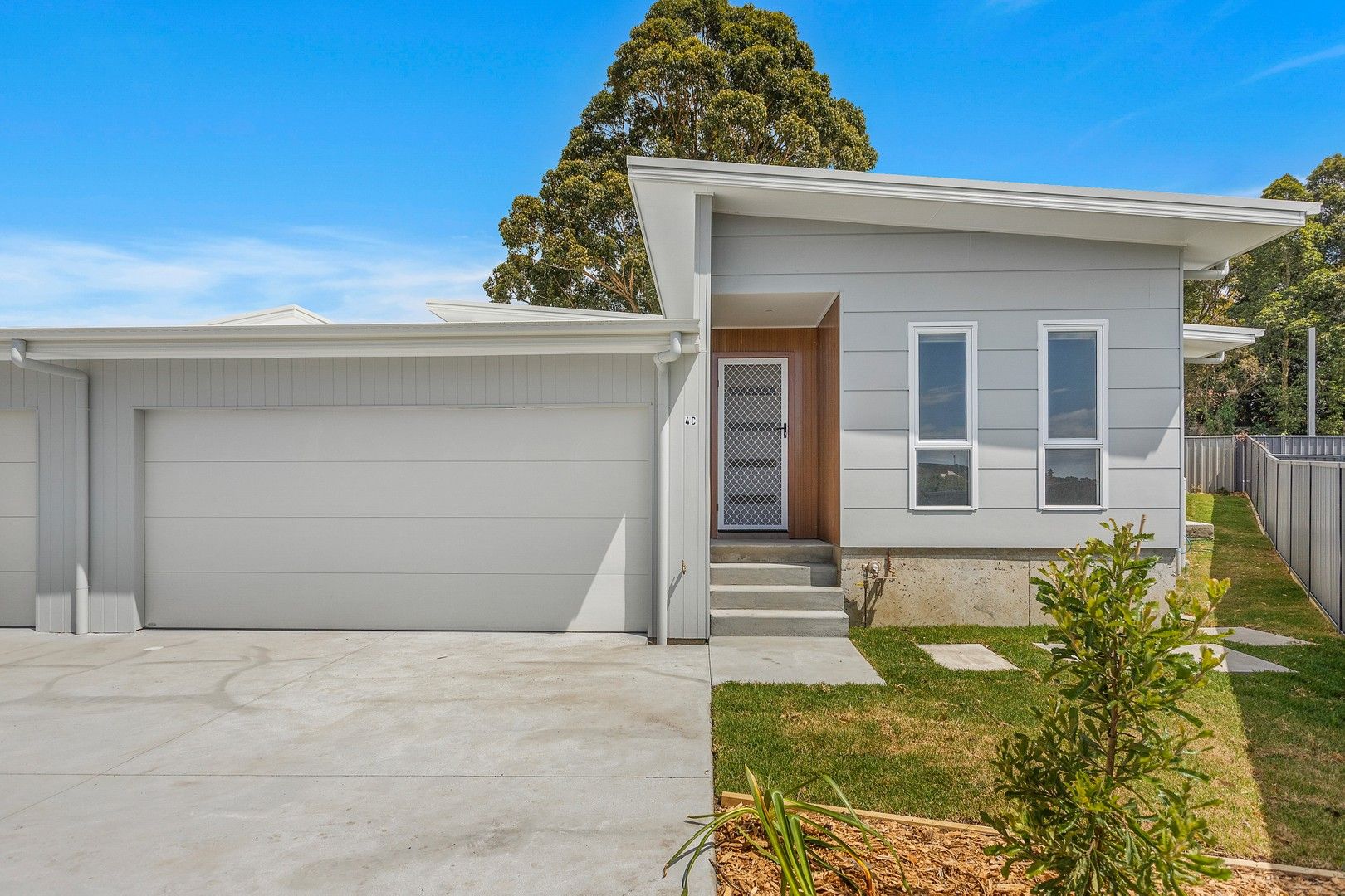 4A Orana Parade, Unanderra NSW 2526 - Townhouse For Rent | Domain