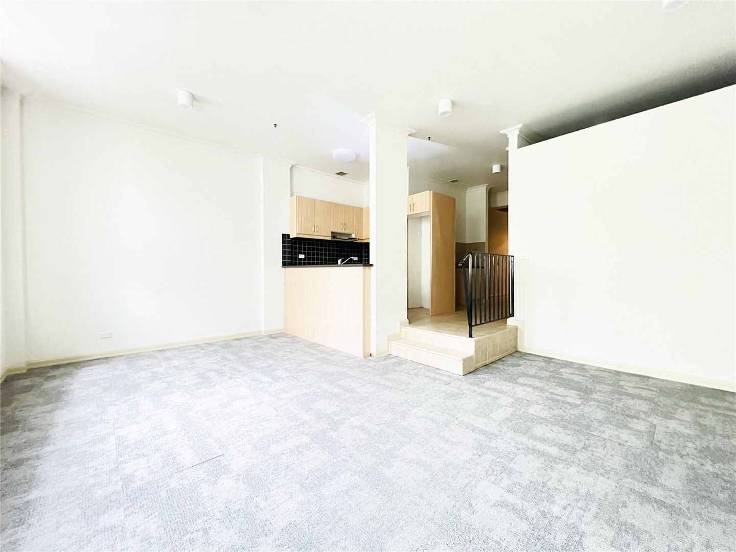 1/165 Bourke Street, Melbourne VIC 3000 - Apartment For Rent - $520 ...