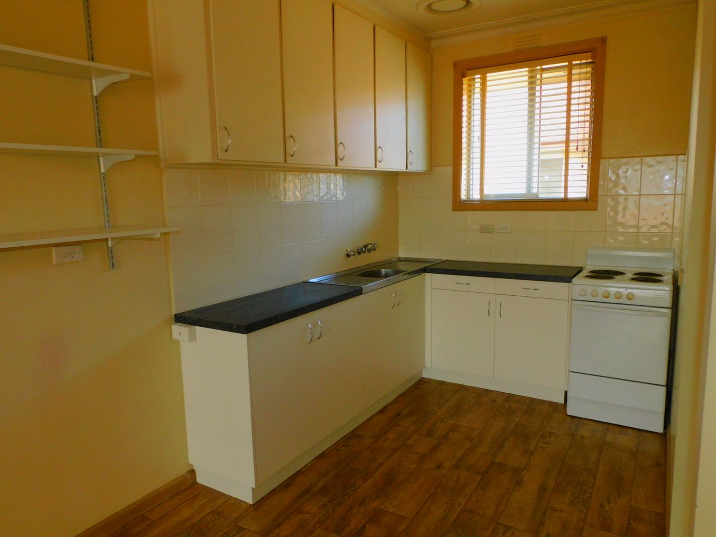 13/12 Surrey Street, Pascoe Vale VIC 3044 - Townhouse For Rent - $300 ...