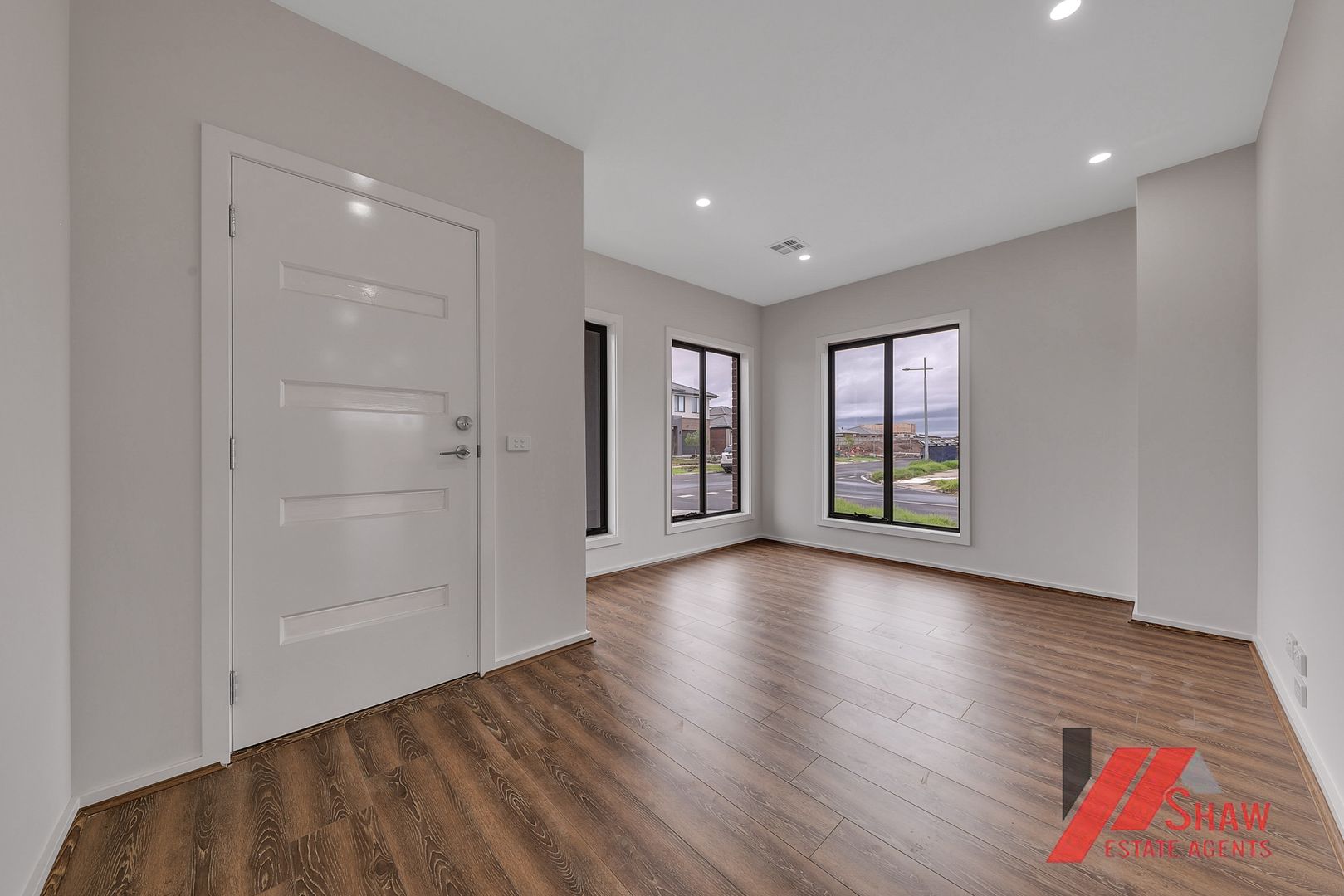 Town House/26 Codrington Road, Truganina VIC 3029 - Townhouse For Rent ...