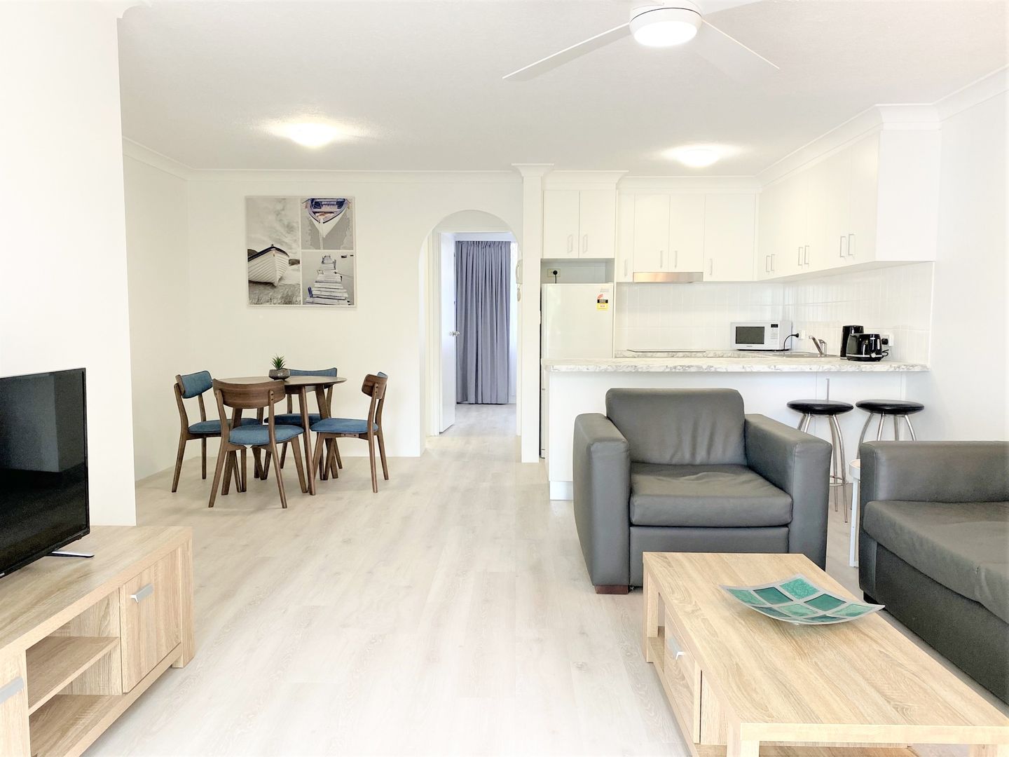 24 Hamilton Avenue, Surfers Paradise | Property History & Address ...