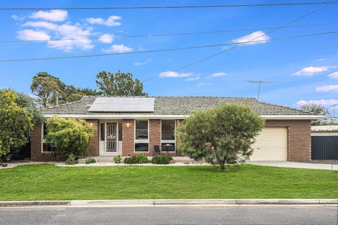 Lara Lake Primary School Zone VIC 3212 | Domain