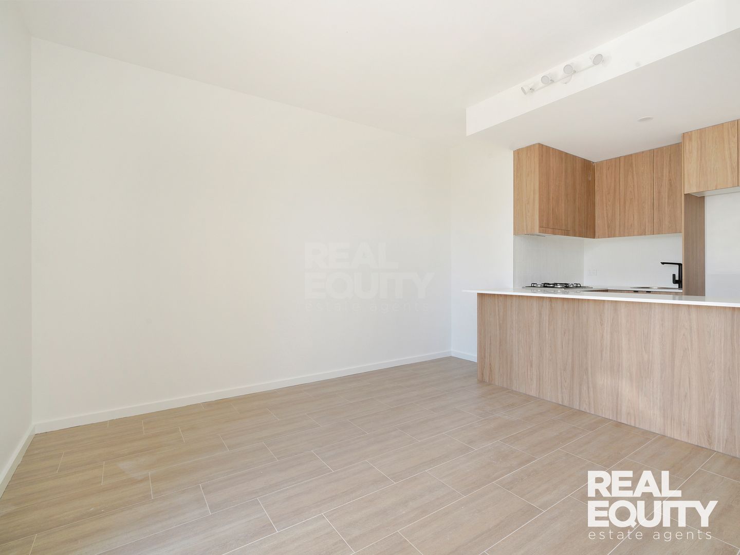 4/46 Balanada Avenue, Chipping Norton NSW 2170 - Townhouse For Rent ...