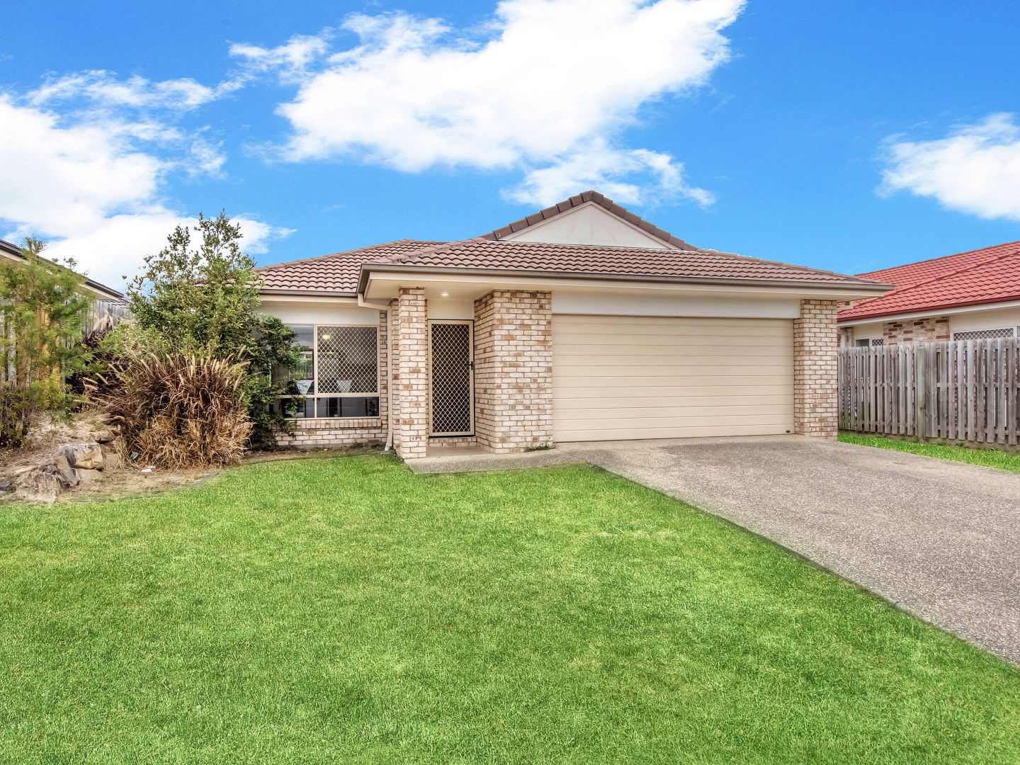 15 Raleigh Place, Redbank Plains | Property History & Address Research ...