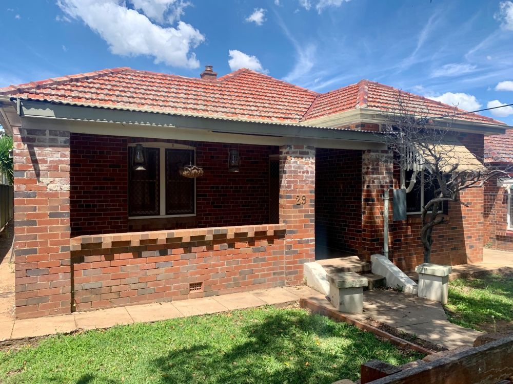 29 Roderick Street, Tamworth | Property History & Address Research | Domain