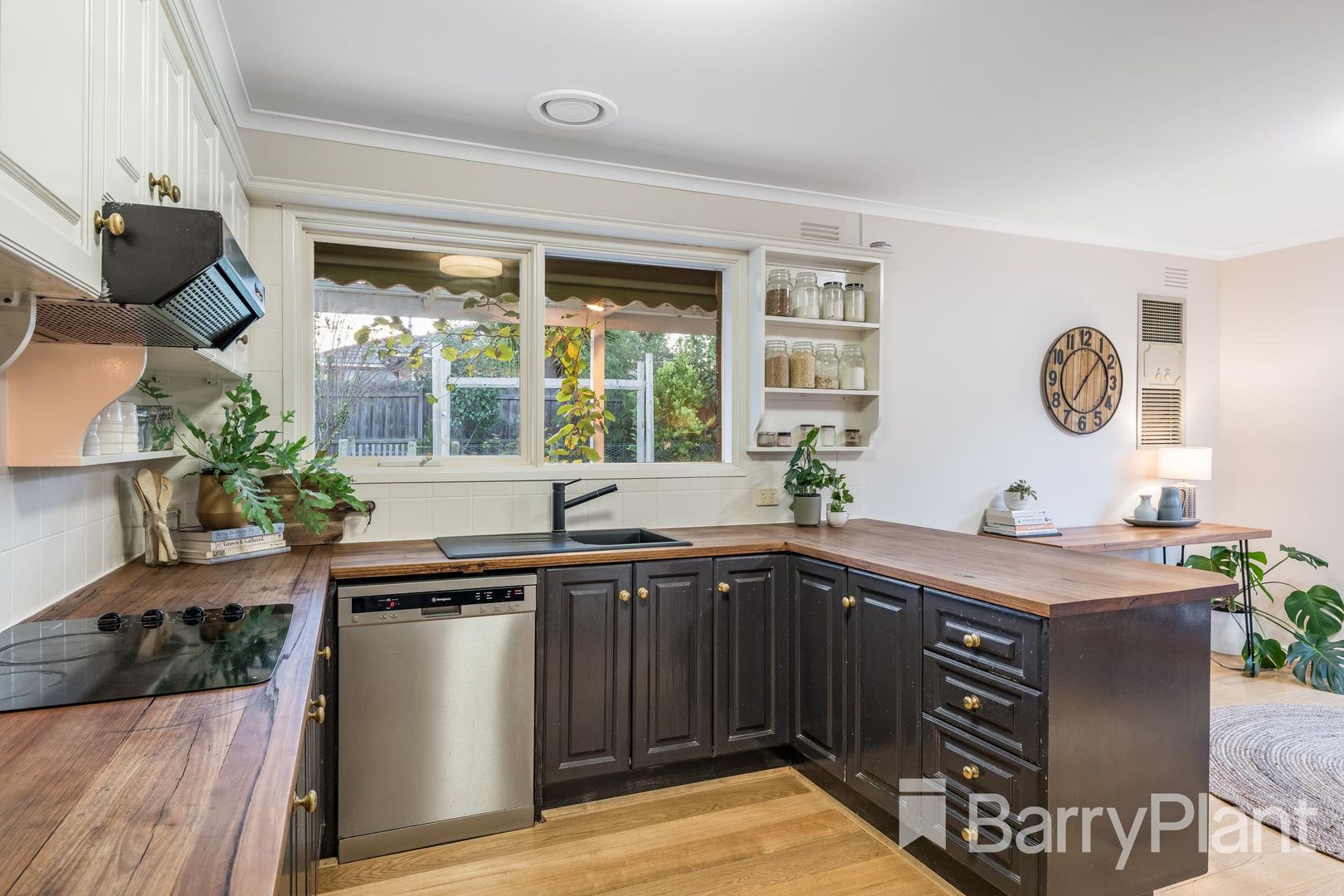 Sold 4 Crestmoor Drive, Highton VIC 3216 on 31 Mar 2022 - 2017610367 ...