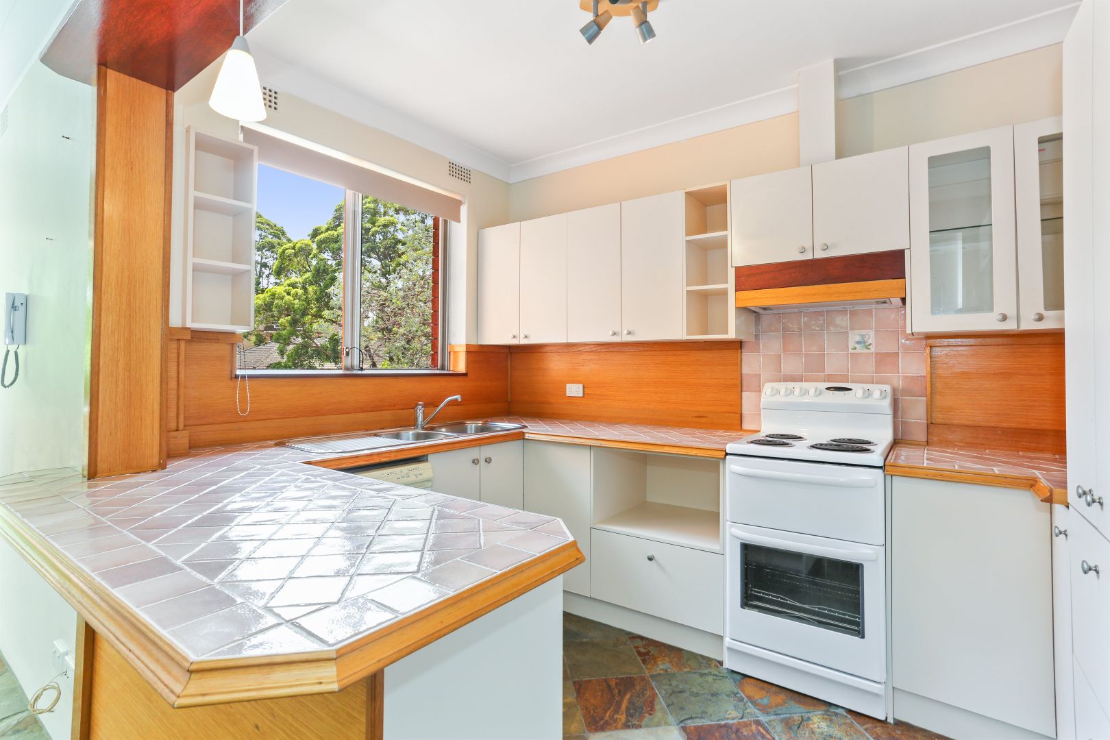 51-53 Victoria Avenue, Penshurst NSW 2222 - Apartment For Rent - $560 ...