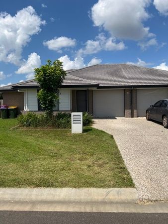 Bellmere QLD 4510 - 3 beds semi-detached for Rent, $450 Per Week ...