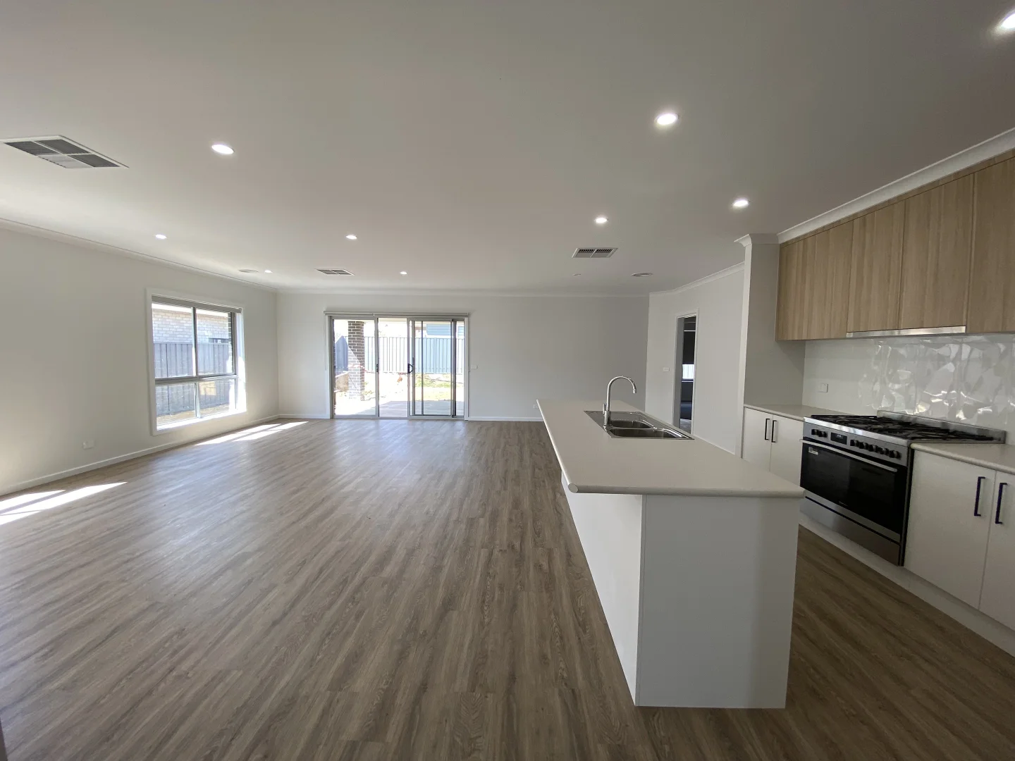 6 Durham Court, Thurgoona NSW 2640 - House For Rent | Domain