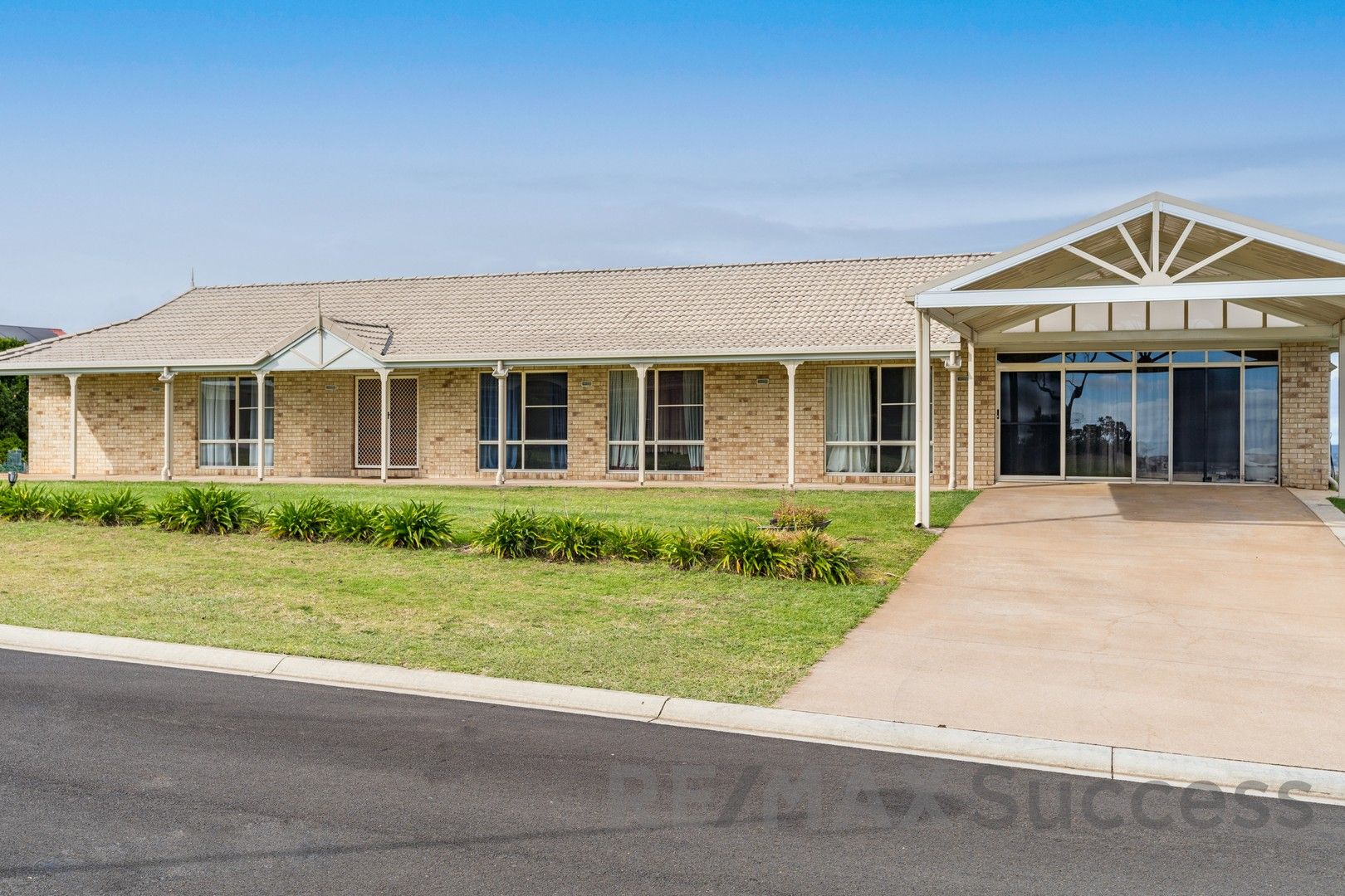 42 Panoramic Drive, Preston QLD 4352 - House For Rent | Domain