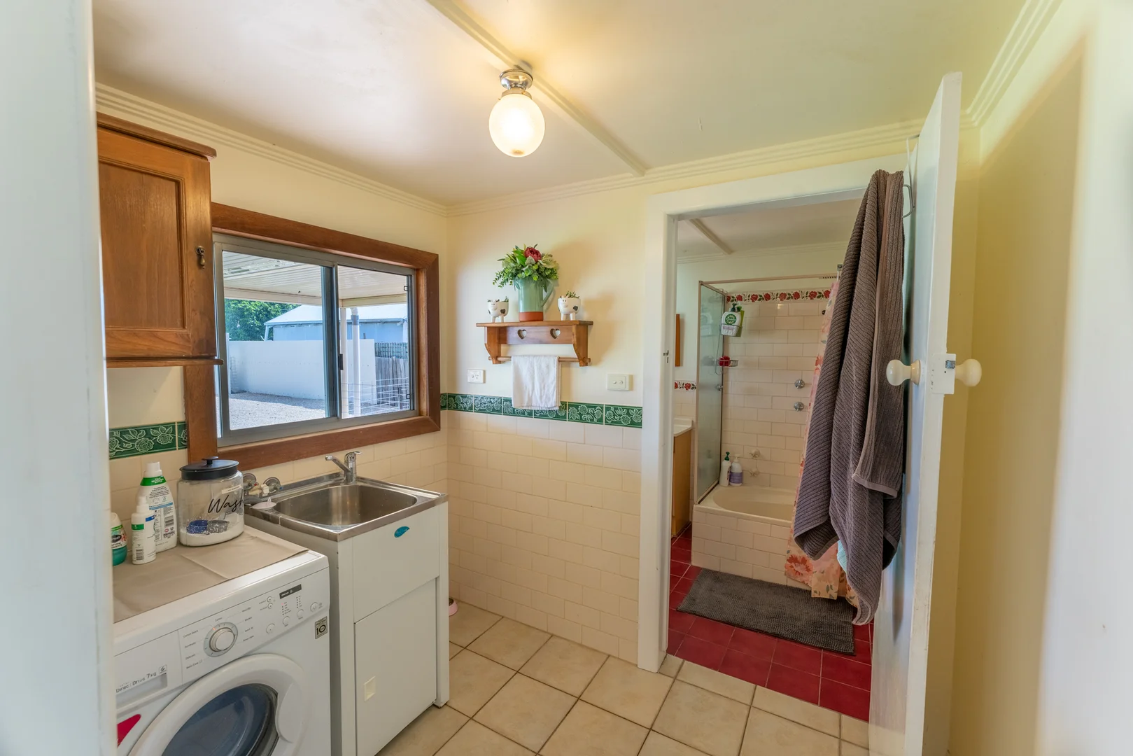 6 John Street, Penola SA 5277 | Domain