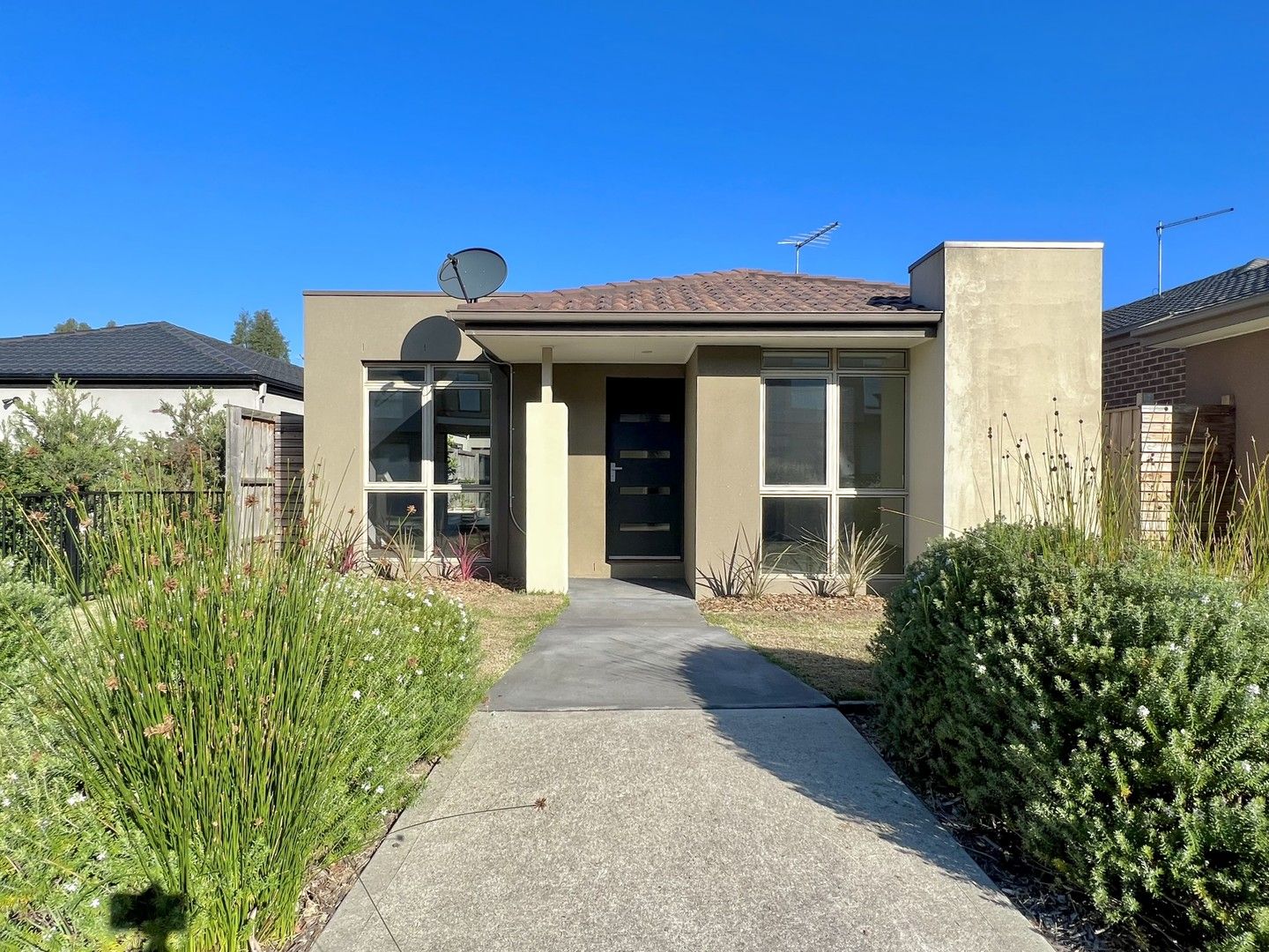 10 Topaz Way, Officer VIC 3809 - House For Rent | Domain