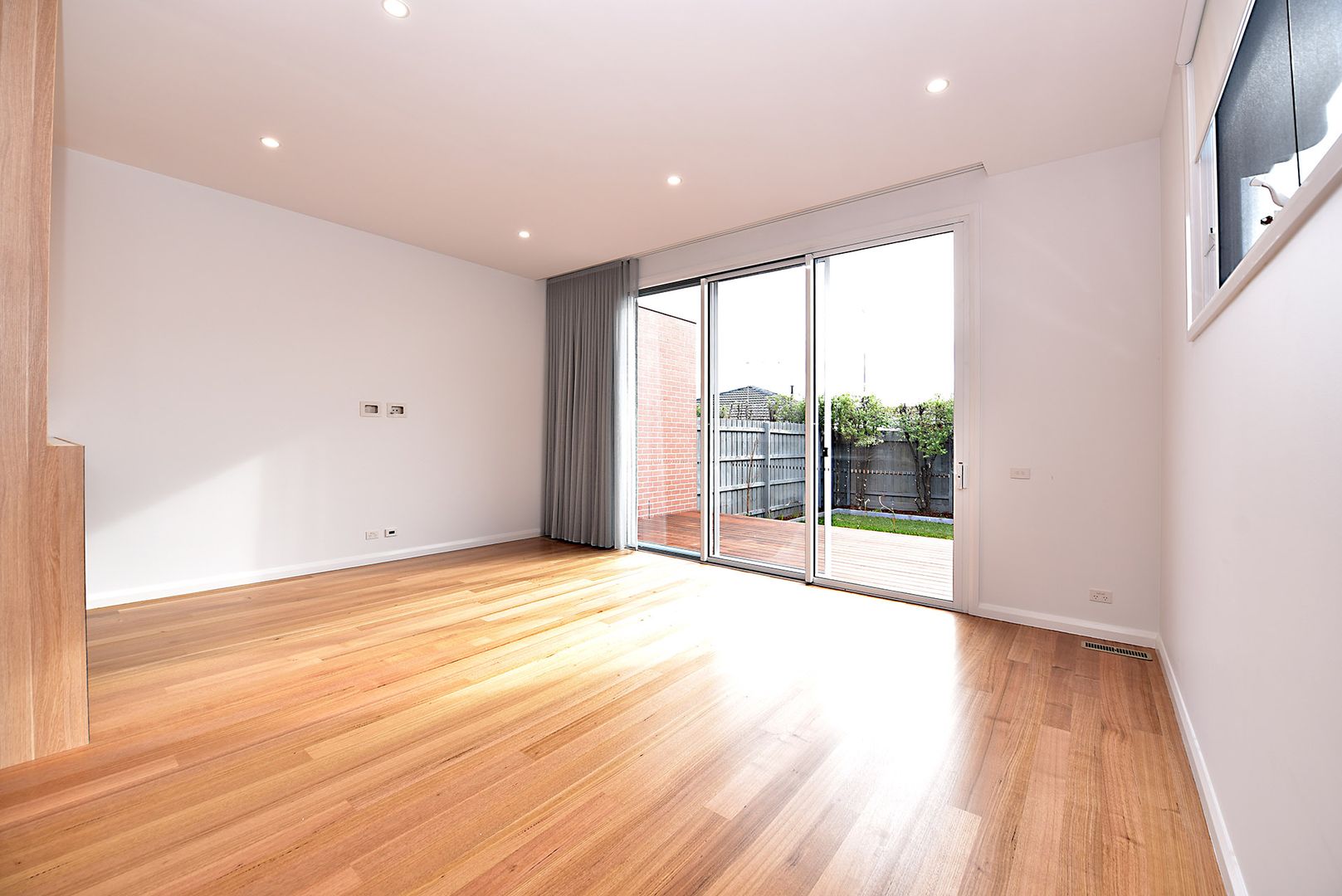 39B Bear Street, Mordialloc VIC 3195 - Townhouse For Rent | Domain