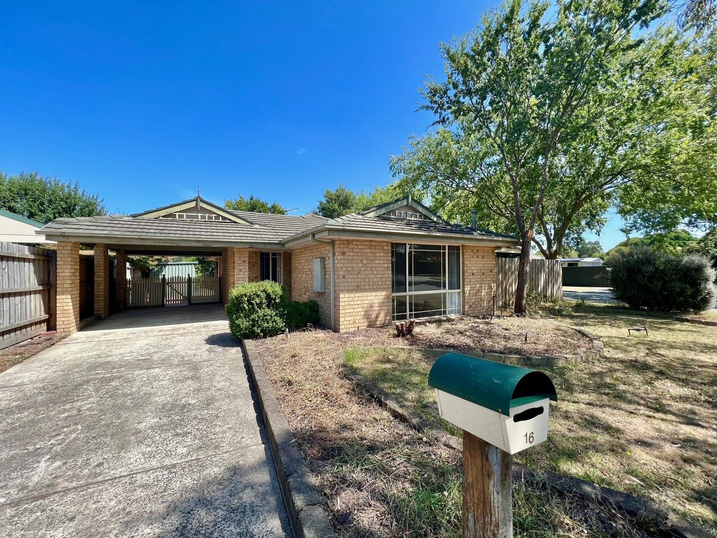 16 Jason Cl, Berwick VIC 3806 - House For Rent | Domain