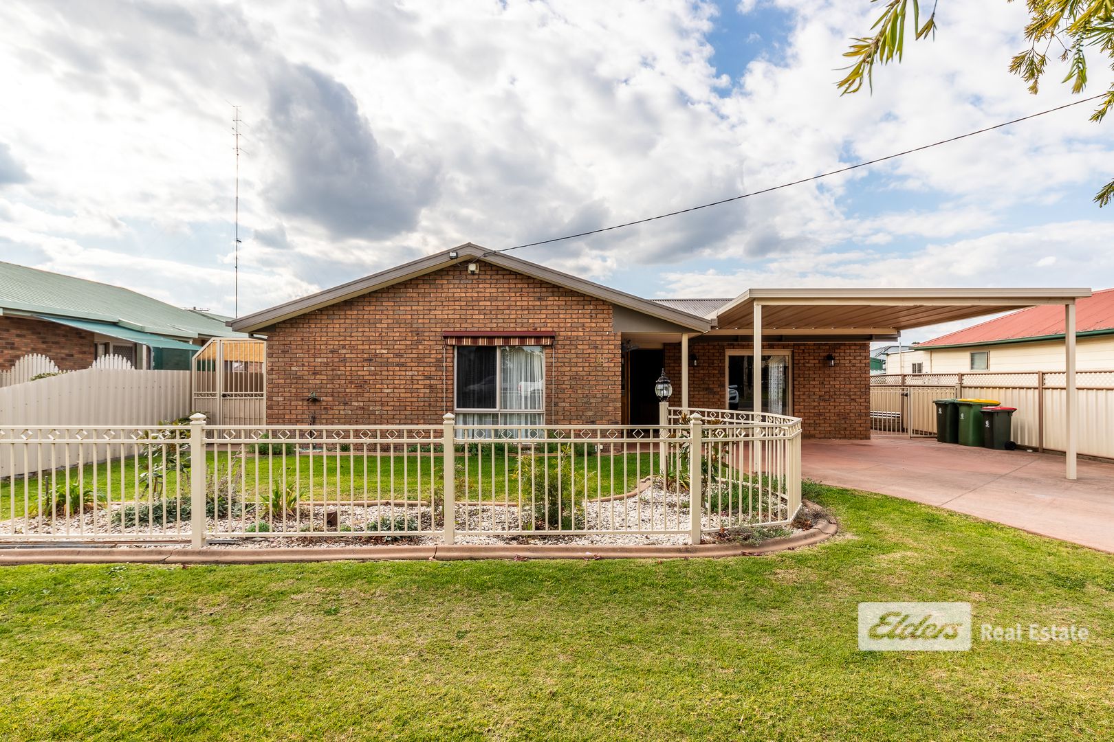 18 Hosie Street, Bairnsdale VIC 3875 - House For Rent | Domain