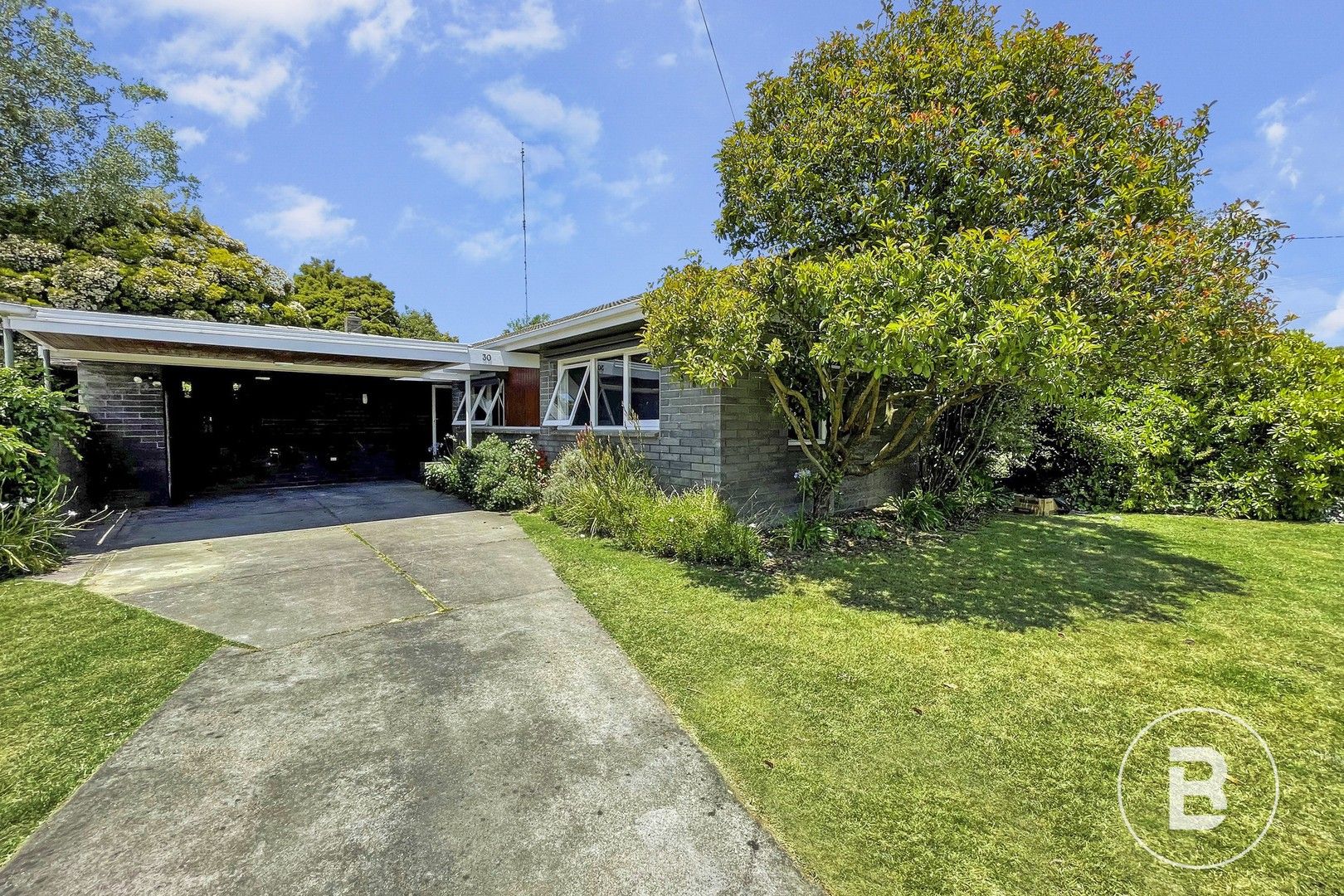 30 Browns Parade, Wendouree VIC 3355 - House For Rent | Domain