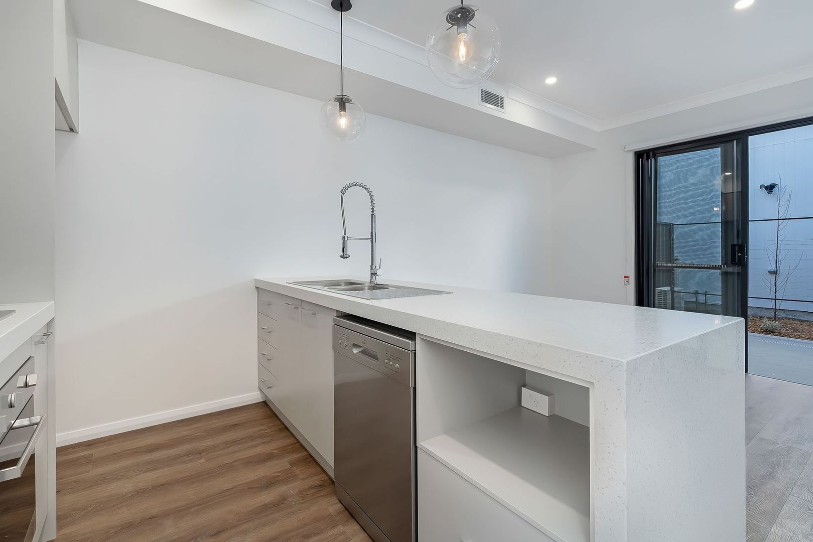 15 Alight Circuit, Cameron Park NSW 2285 - Townhouse For Rent | Domain