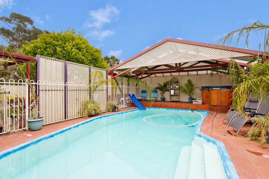 Sold 29 Cumbria Way, Craigmore SA 5114 on 22 Mar 2018 - 2014024245 | Domain