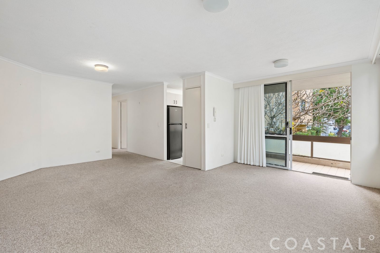 1/186 Surf Parade, Broadbeach QLD 4218 - Apartment For Rent - $700 | Domain