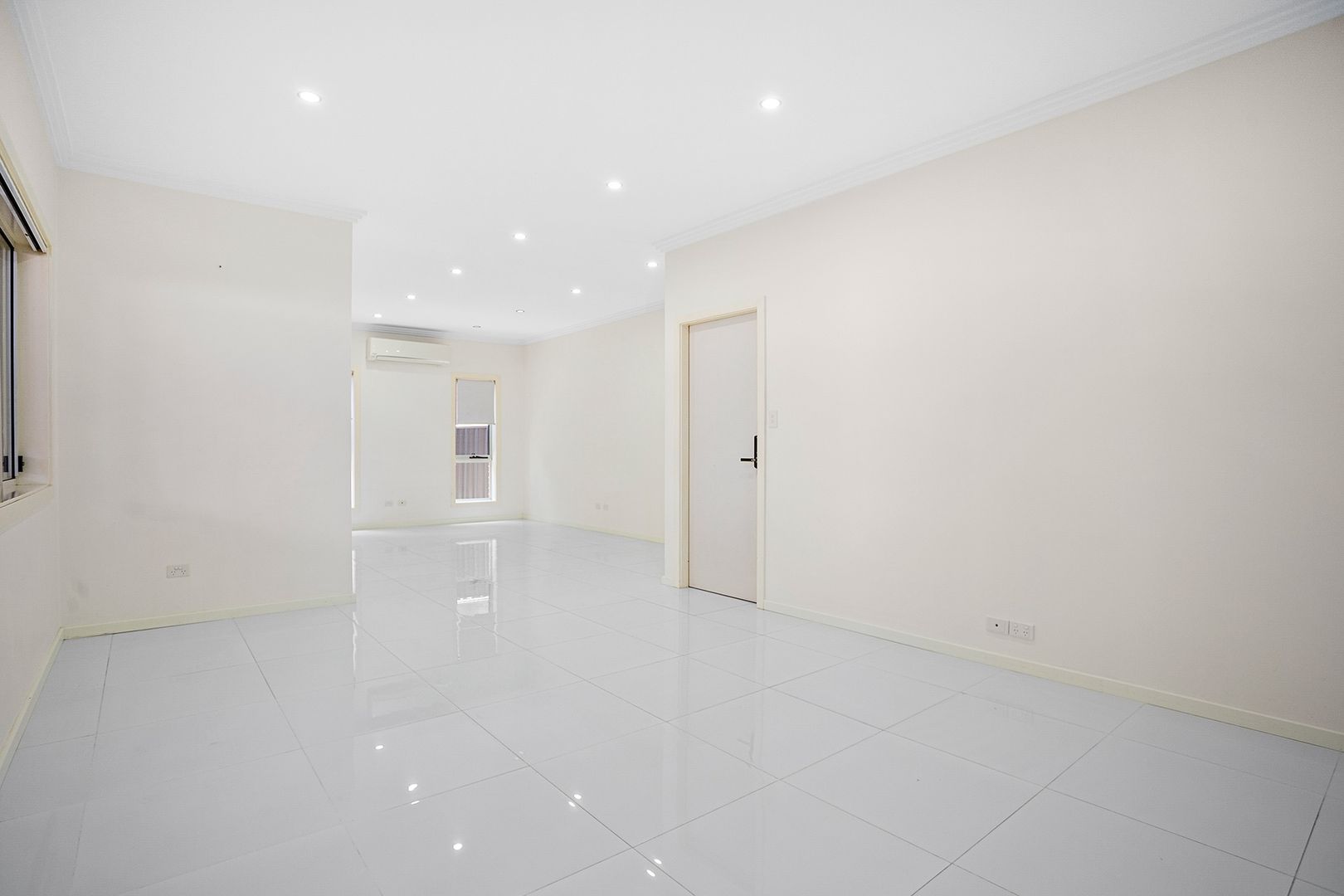 68 Elizabeth Circuit, Flinders NSW 2529 - House For Rent | Domain