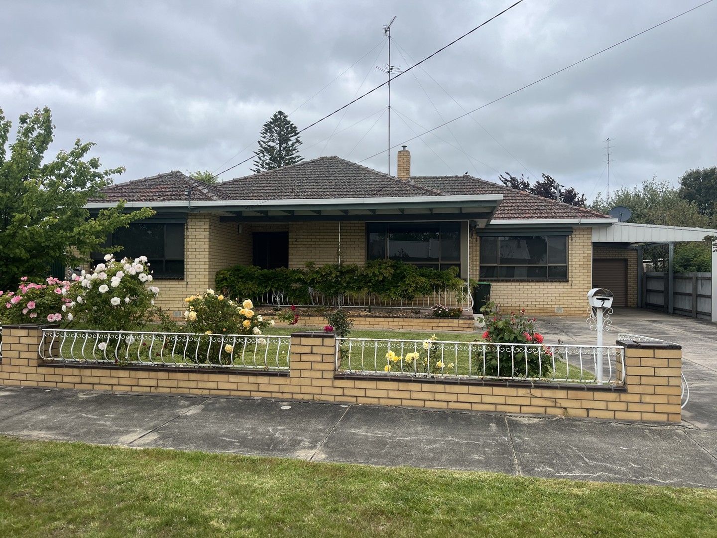 2 Parker Avenue, Colac VIC 3250 - House For Rent - $480 | Domain