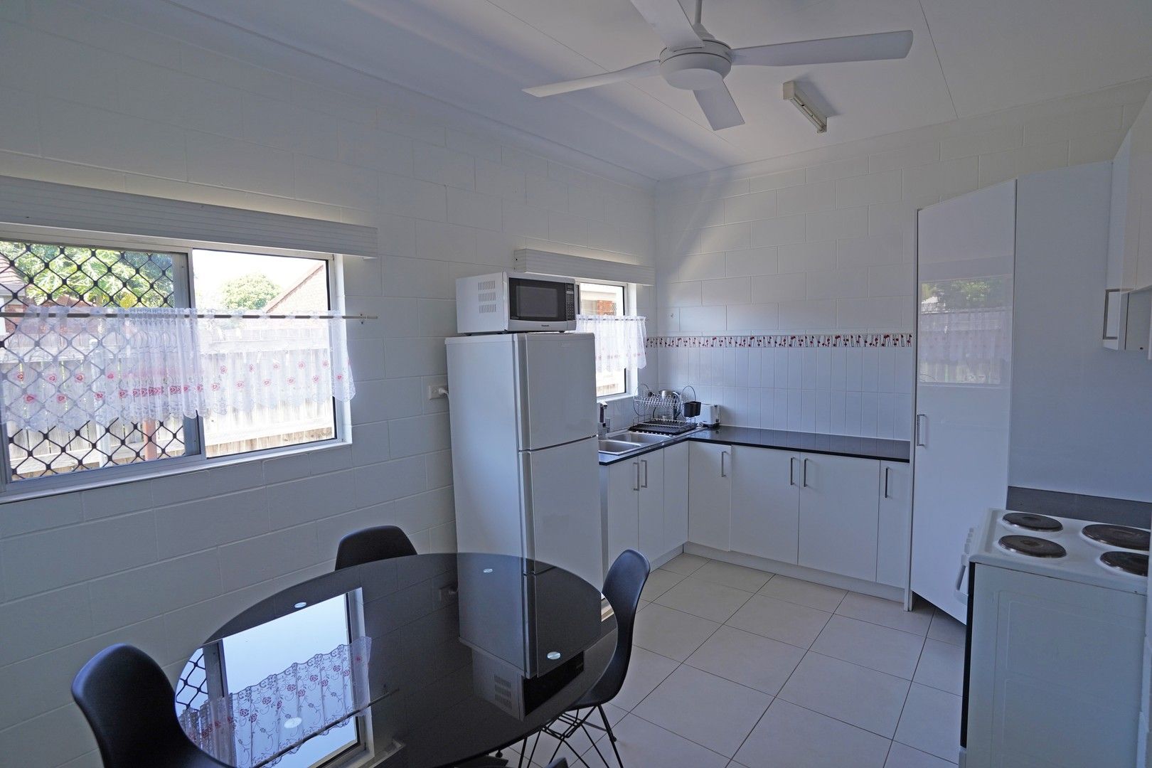 Mareeba QLD 4880 - 2 beds apartment for Rent, $360 per week - Break ...