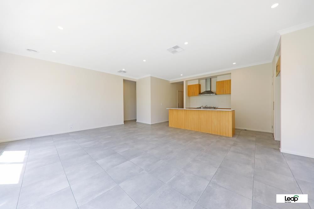 5 Mitiamo Street, Eynesbury VIC 3338 - House For Rent | Domain