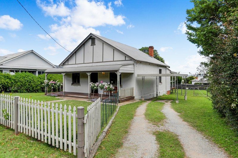 20 Janison Street, Tamworth NSW 2340 - House For Rent | Domain