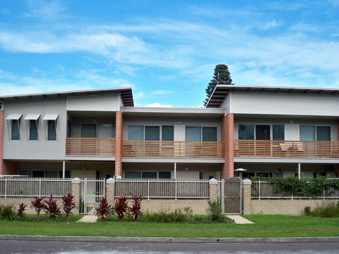 2/23 Crown Street, Toukley NSW 2263 - Townhouse For Rent | Domain