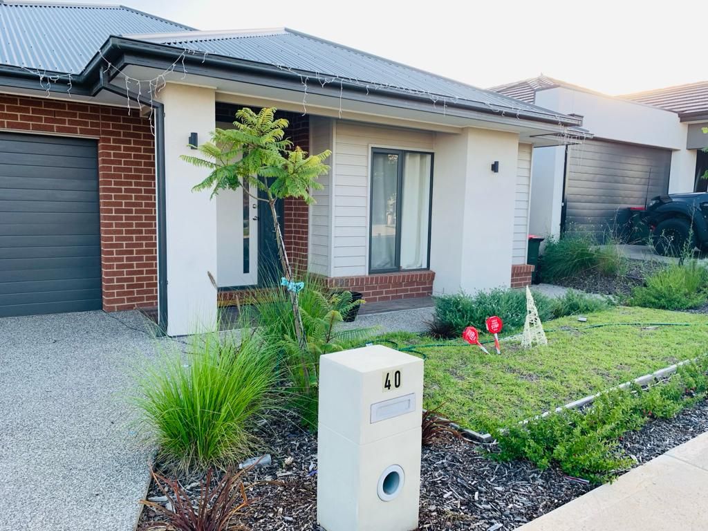 40 Bonhams Circuit, Manor Lakes VIC 3024 - House For Rent | Domain