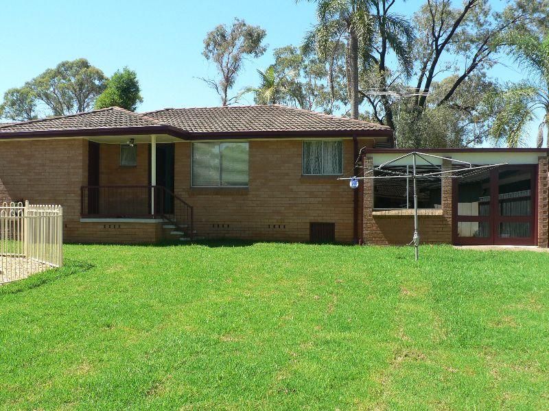 7 Peter Pan Glenn, St Clair | Property History & Address Research | Domain