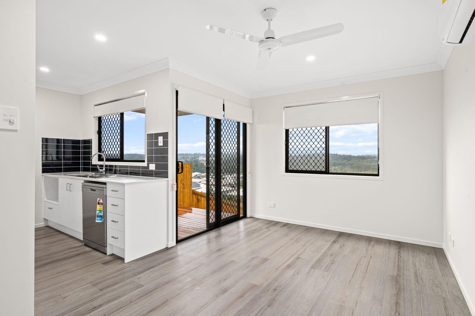 2/64 Alfred Rose Crescent, Collingwood Park QLD 4301 - Semi-detached ...