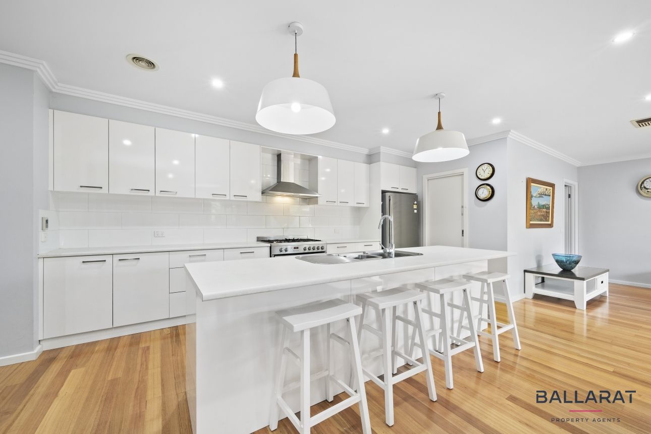 5 Yates Street, Lucas VIC 3350 | Domain