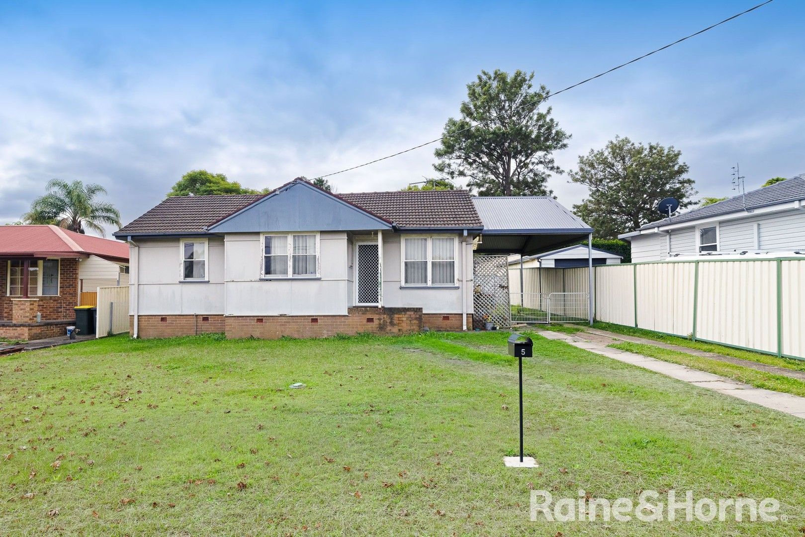 5 Flame Street, Gateshead NSW 2290 | Domain