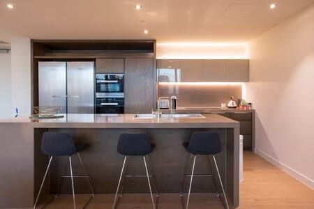 65M/9 Waterside Place, Docklands VIC 3008 | Domain