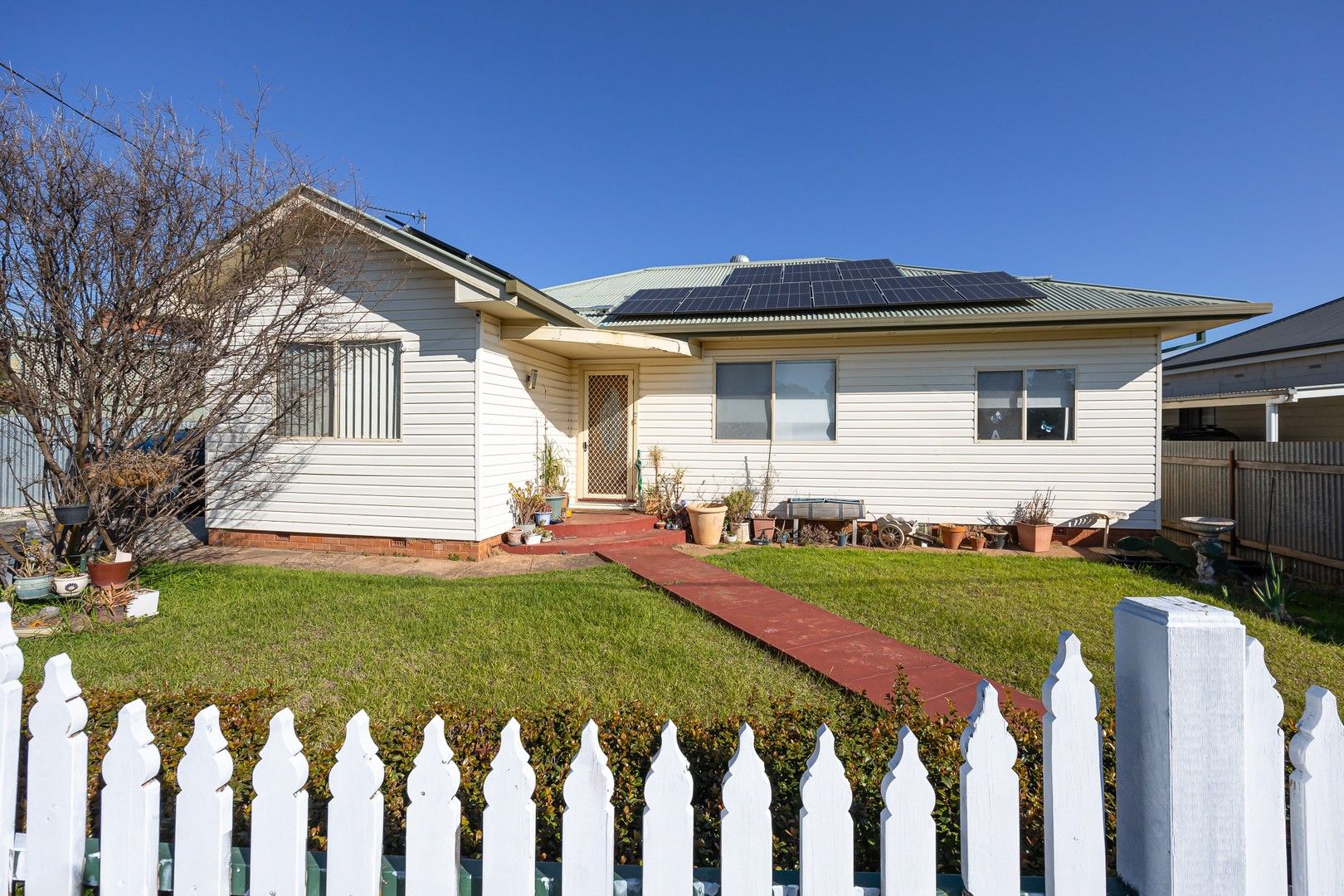 218 DeBoos Street, Temora NSW 2666 | Domain