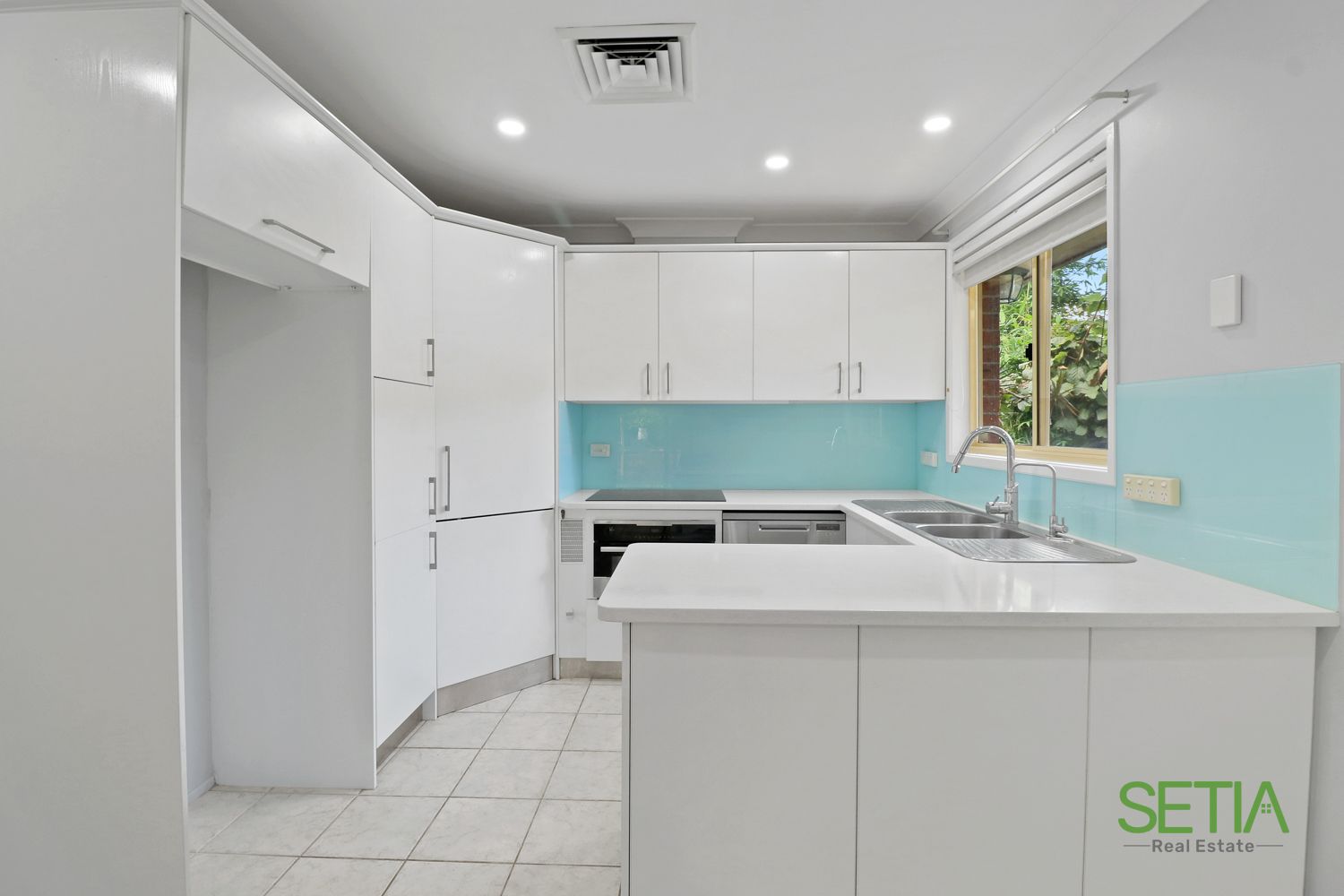 16 Kenneth Slessor Drive, Glenmore Park NSW 2745 - House For Rent ...