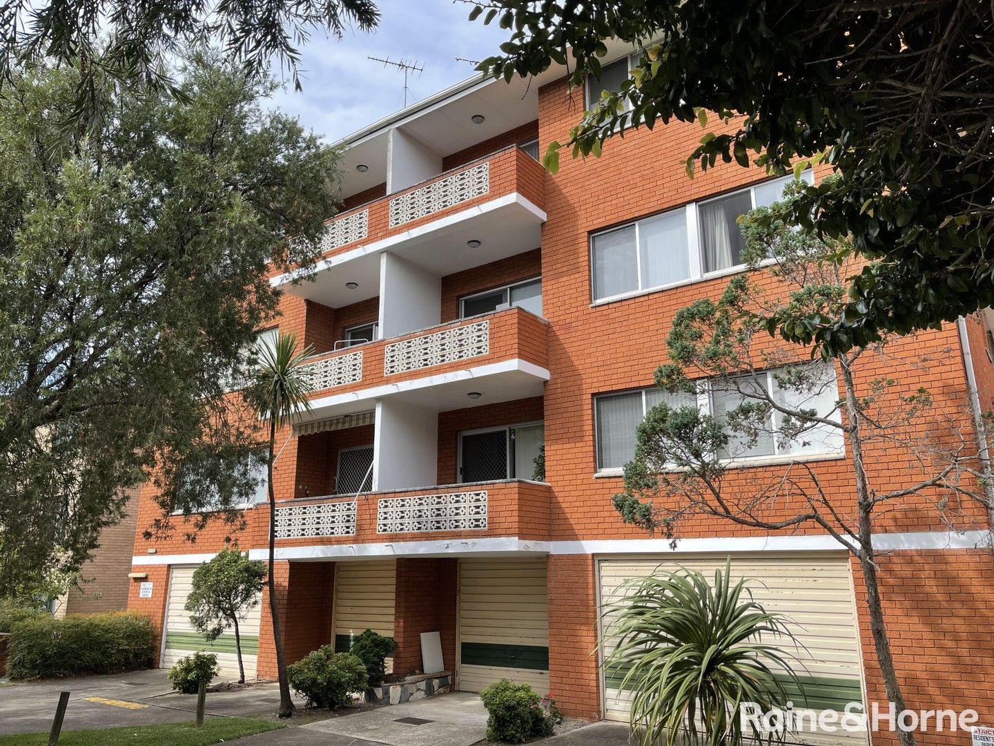 2/39-43 Warialda Street, Kogarah NSW 2217 - Apartment For Rent - $600 ...