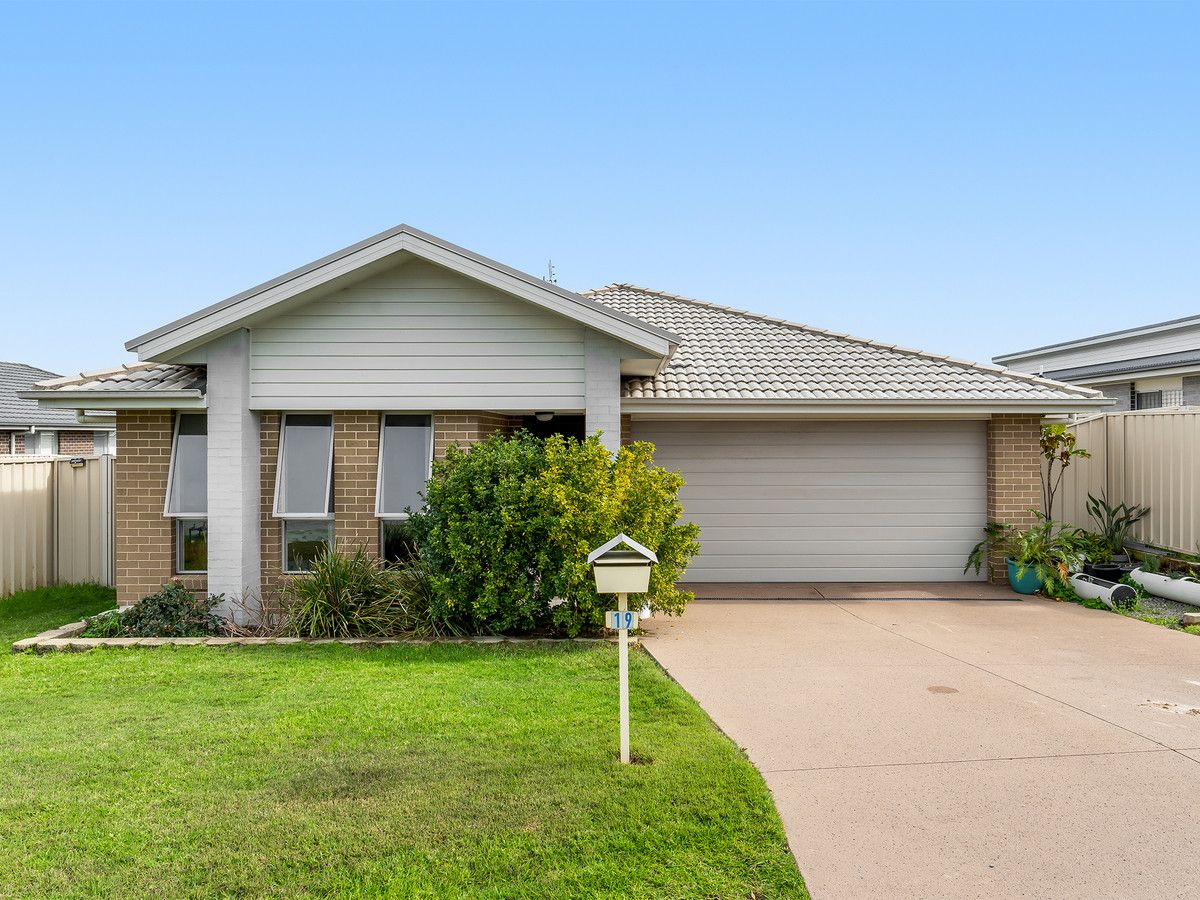 19 Regatta Way, Summerland Point NSW 2259 | Domain