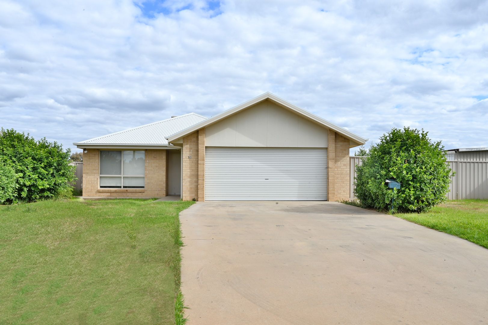 10 Spence Road, Griffith | Property History & Address Research | Domain