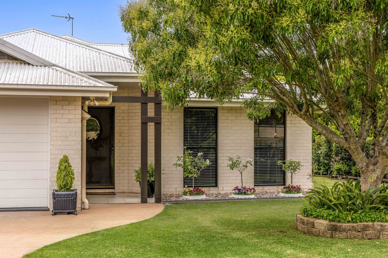 Sold 235 New England Highway, Harlaxton QLD 4350 on 14 Mar 2023 ...