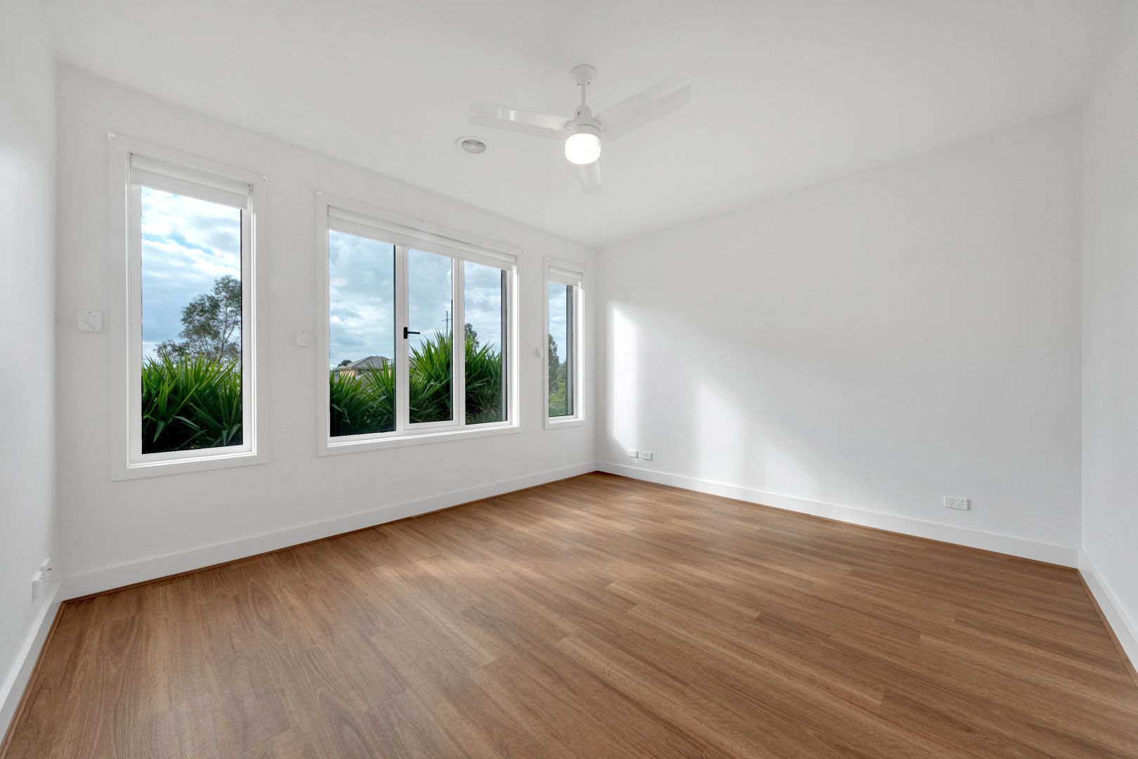 215 Harvest Home Road, Epping VIC 3076 - House For Rent | Domain