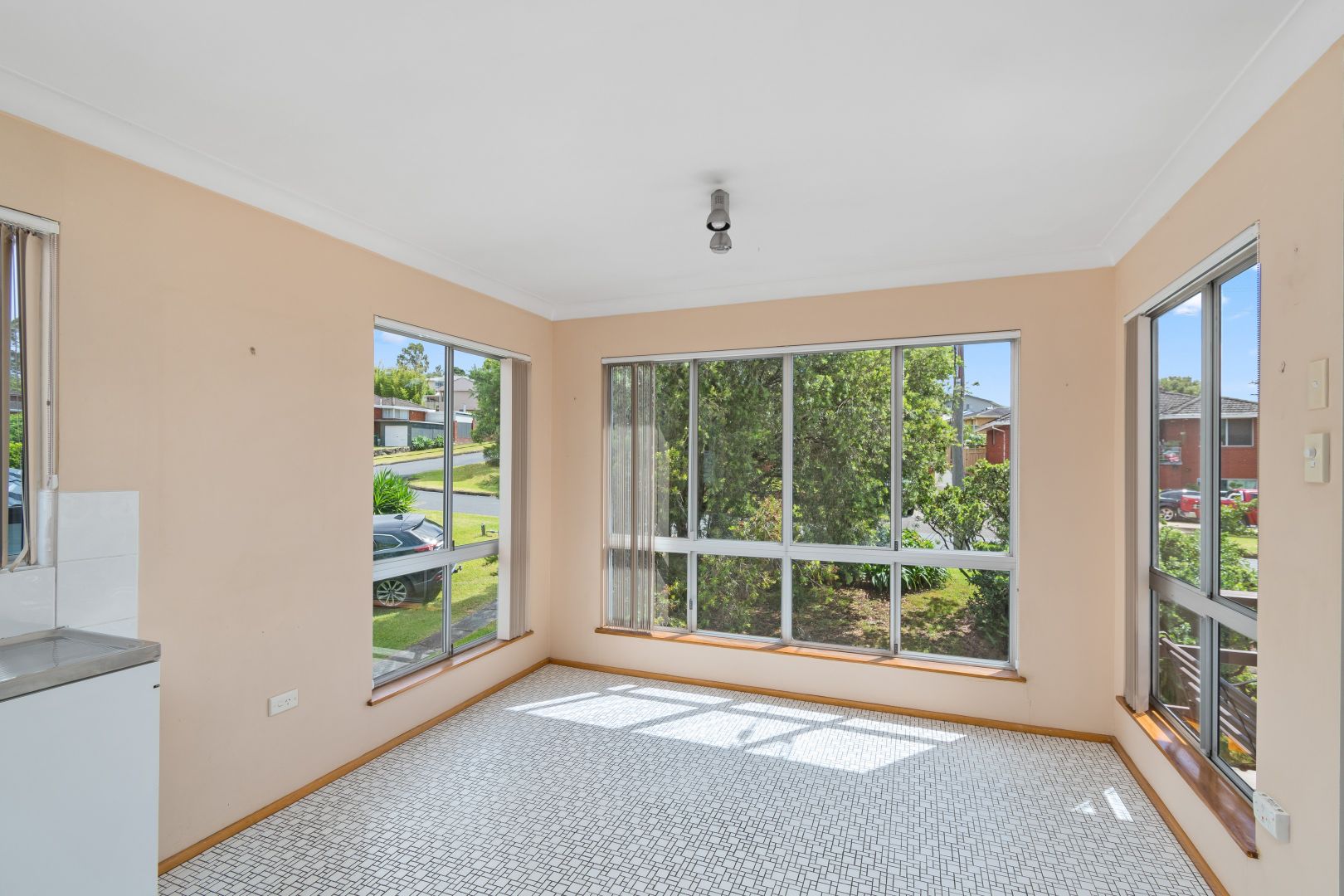 7 William Beach Road, Kanahooka NSW 2530 | Domain